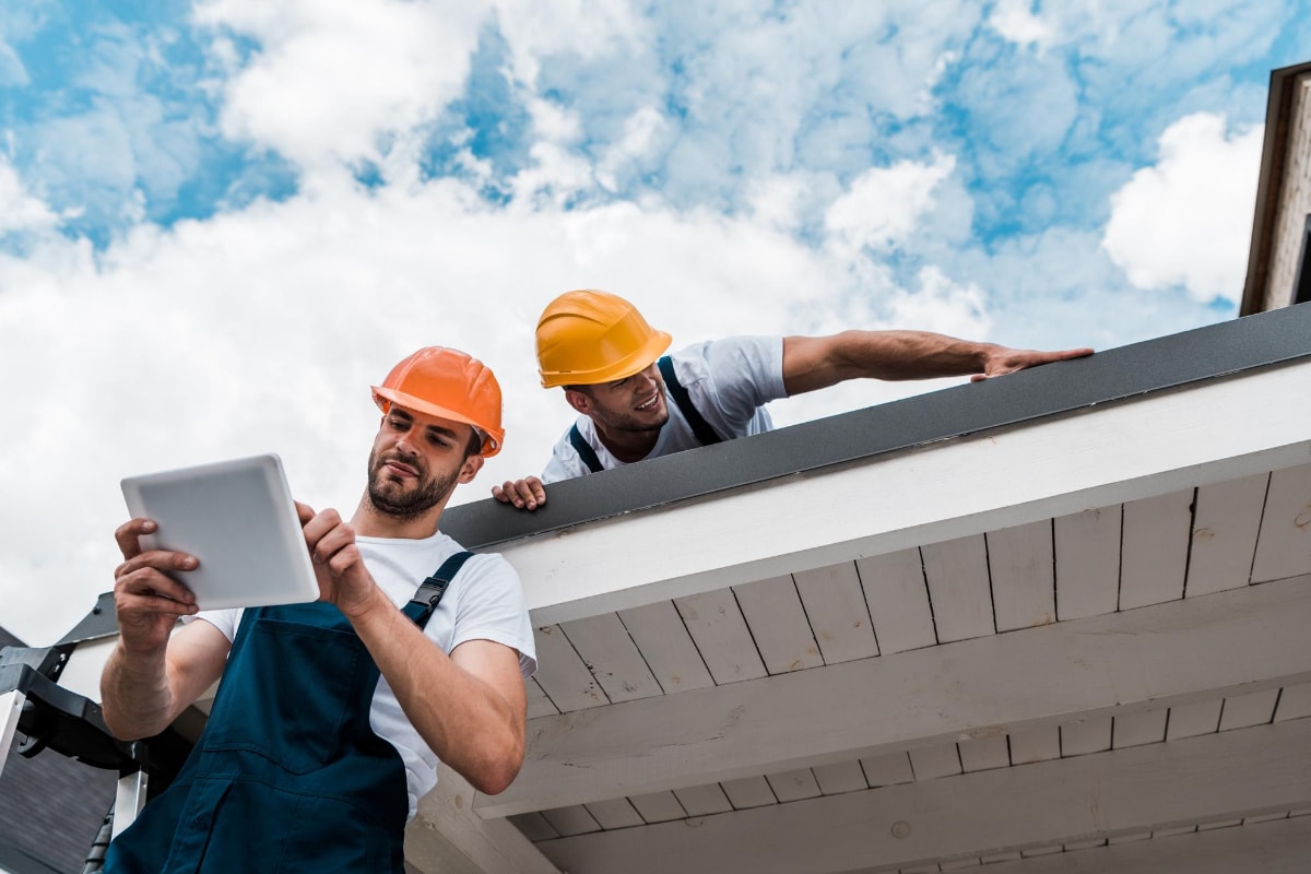 The Role of Technology Required in a Roofing Assessment - Life on AI